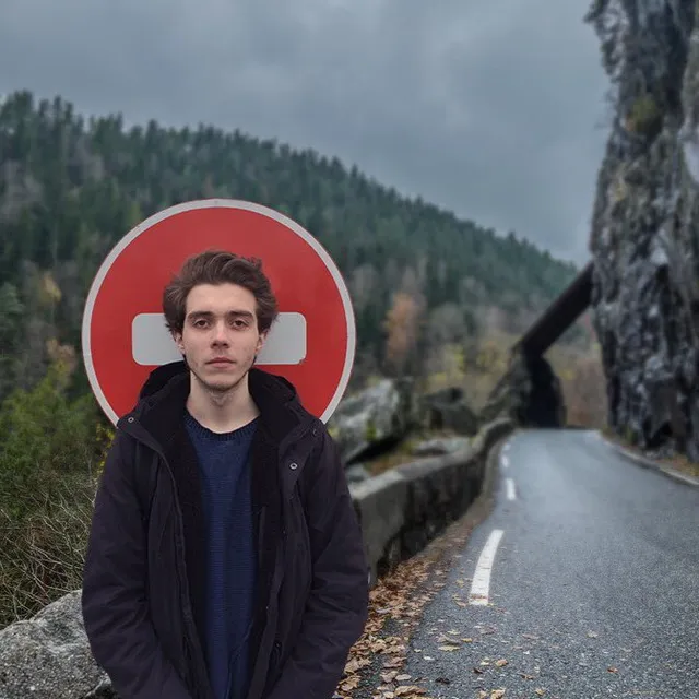 Yanosh Govoshi | Layers